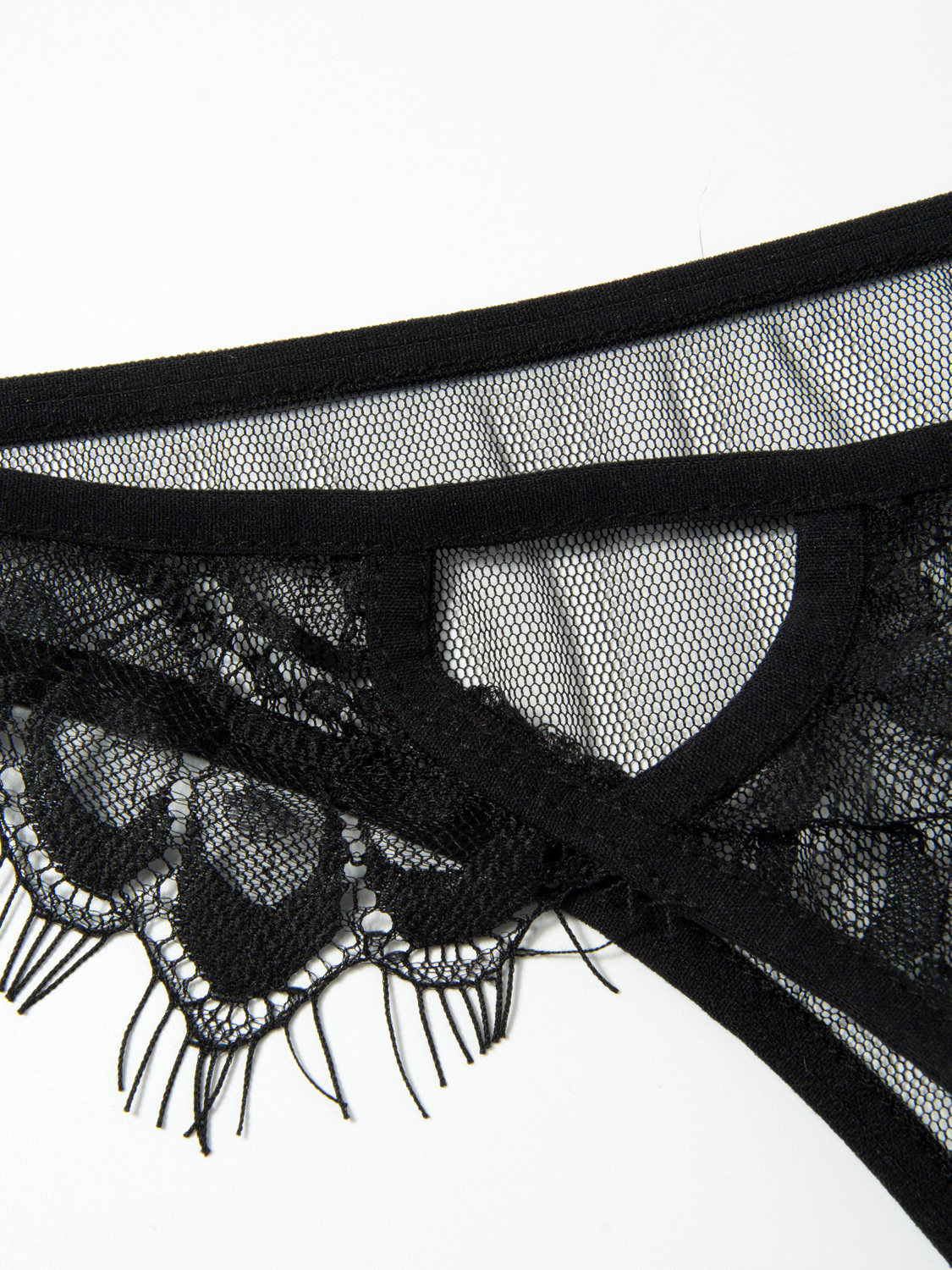 Black Eyelashed Lace Bra And Cut Out Bottom | Choies